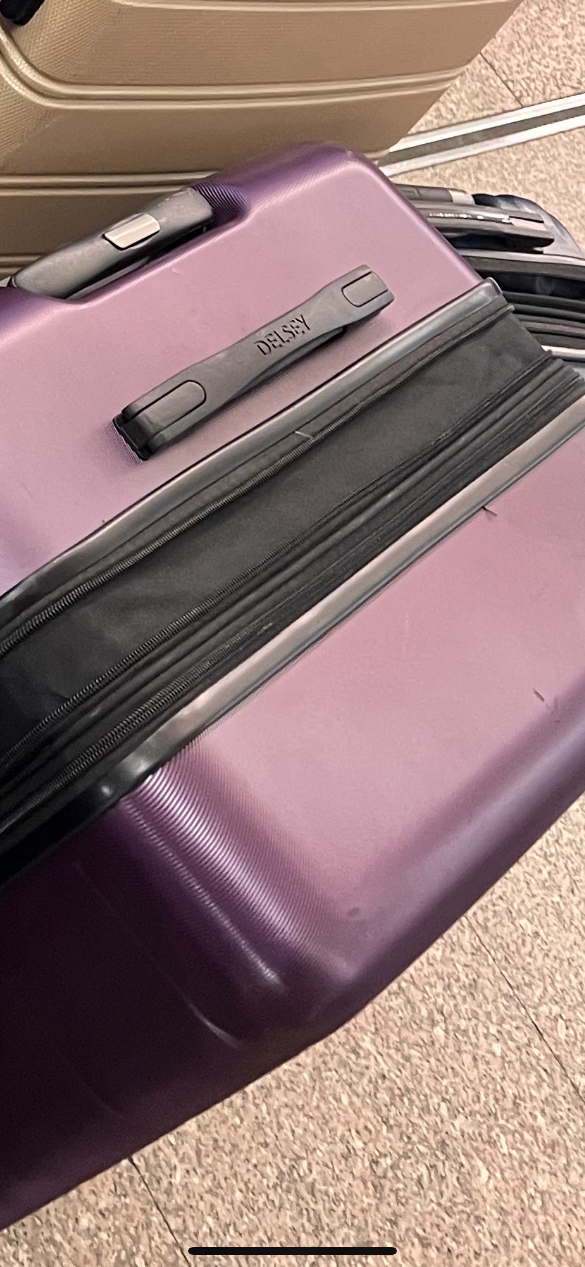Lost Item No 1143734 John F Kennedy International Airport New York Lost Item No 1143734 John F Kennedy International Airport New York